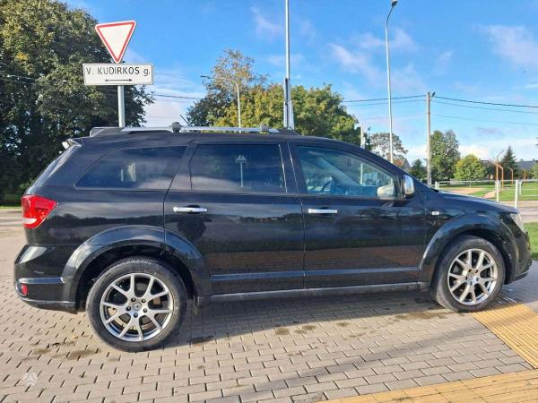 Melns Fiat Freemont 2014 Raseiniai, ar dzinēja tilpumu 1.96 L un nobraukumu 189 tūkst. km par 3800 €, foto 6 vietnē AUTOMOTO.COM.LV