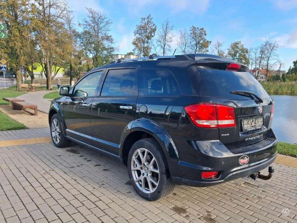 Melns Fiat Freemont 2014 Raseiniai, ar dzinēja tilpumu 1.96 L un nobraukumu 189 tūkst. km par 3800 €, foto 9 vietnē AUTOMOTO.COM.LV