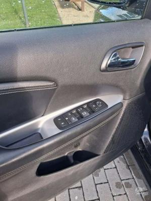 Melns Fiat Freemont 2014 Raseiniai, ar dzinēja tilpumu 1.96 L un nobraukumu 189 tūkst. km par 3800 €, foto 14 vietnē AUTOMOTO.COM.LV