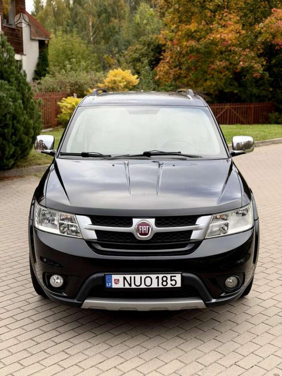 Melns Fiat Freemont 2014 Viļņa, ar dzinēja tilpumu 1.96 L un nobraukumu 227 tūkst. km par 3900 €, foto 4 vietnē AUTOMOTO.COM.LV