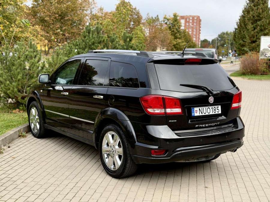 Melns Fiat Freemont 2014 Viļņa, ar dzinēja tilpumu 1.96 L un nobraukumu 227 tūkst. km par 3900 €, foto 6 vietnē AUTOMOTO.COM.LV