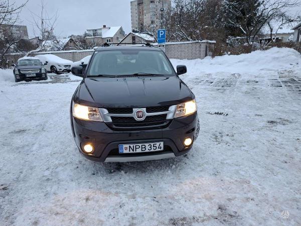 Melns Fiat Freemont 2015 Viļņa, ar dzinēja tilpumu 1.96 L un nobraukumu 180 tūkst. km par 7700 €, foto 3 vietnē AUTOMOTO.COM.LV