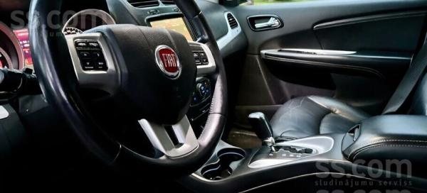Black Fiat Freemont 2015 in Riga, with an engine capacity of 2.00 L and mileage of 235 thousand km for 4000 €, photo 7 on AUTOMOTO.COM.LV