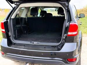 Black Fiat Freemont 2012 in Riga, with an engine capacity of 2.00 L and mileage of 363 thousand km for 5490 €, photo 7 on AUTOMOTO.COM.LV
