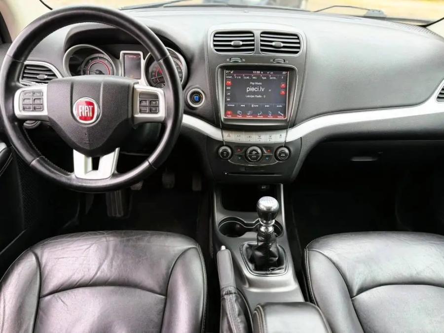 Black Fiat Freemont 2012 in Riga, with an engine capacity of 2.00 L and mileage of 363 thousand km for 5490 €, photo 15 on AUTOMOTO.COM.LV