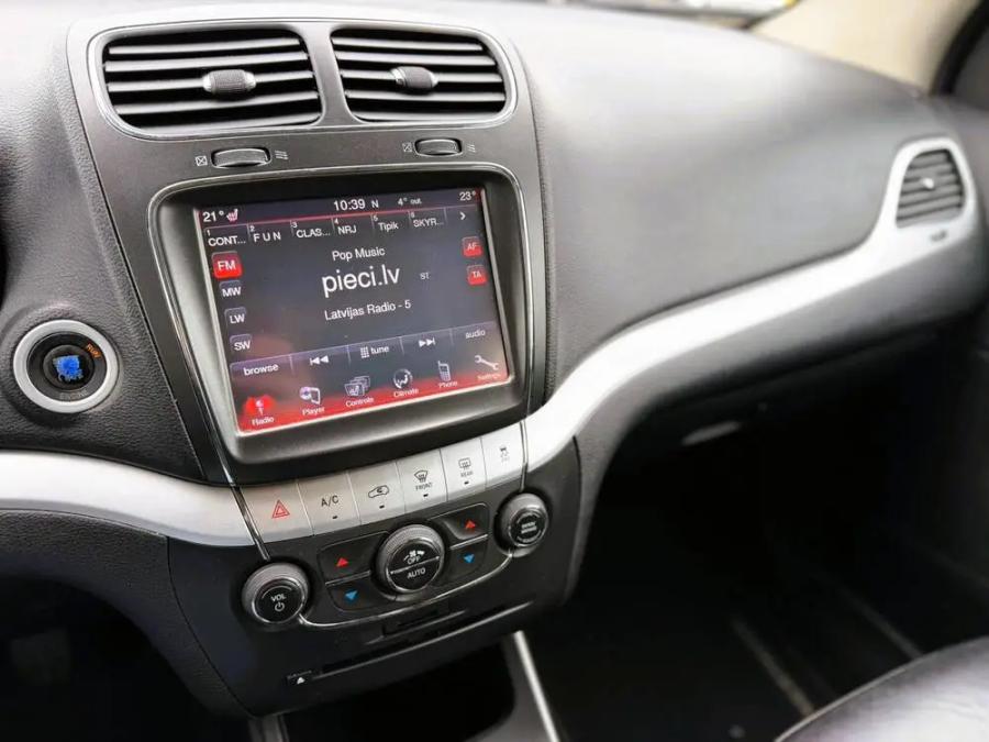 Black Fiat Freemont 2012 in Riga, with an engine capacity of 2.00 L and mileage of 363 thousand km for 5490 €, photo 17 on AUTOMOTO.COM.LV