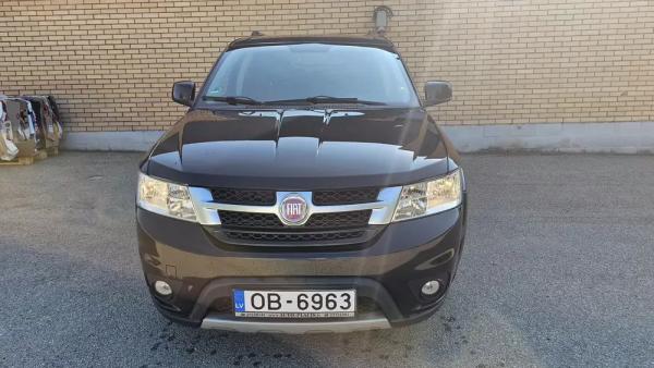 Melns Fiat Freemont 2012 Rīga, ar dzinēja tilpumu 2.00 L un nobraukumu 253 tūkst. km par 7950 €, foto 2 vietnē AUTOMOTO.COM.LV