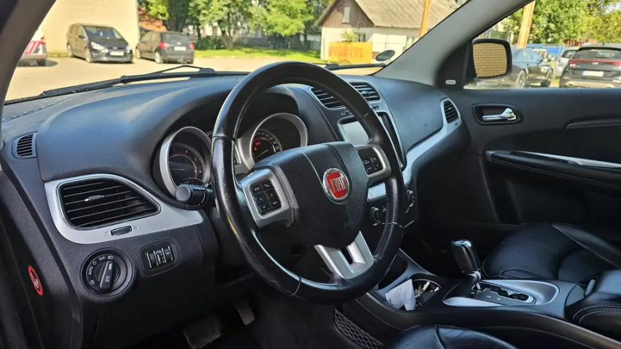 Melns Fiat Freemont 2012 Rīga, ar dzinēja tilpumu 2.00 L un nobraukumu 253 tūkst. km par 7950 €, foto 11 vietnē AUTOMOTO.COM.LV