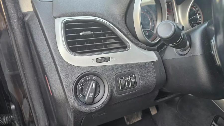 Melns Fiat Freemont 2012 Rīga, ar dzinēja tilpumu 2.00 L un nobraukumu 253 tūkst. km par 7950 €, foto 12 vietnē AUTOMOTO.COM.LV