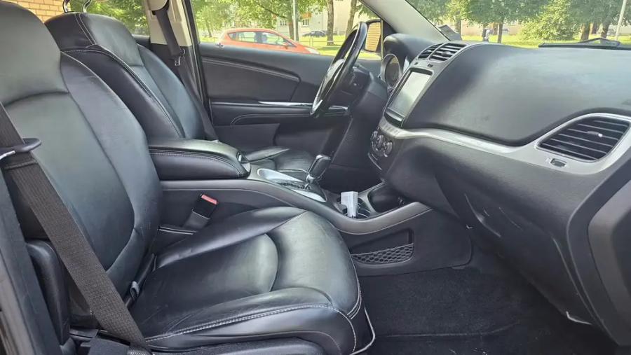 Melns Fiat Freemont 2012 Rīga, ar dzinēja tilpumu 2.00 L un nobraukumu 253 tūkst. km par 7950 €, foto 18 vietnē AUTOMOTO.COM.LV