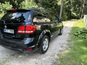 Black Fiat Freemont 2012 in Vilnius, with an engine capacity of 1.96 L and mileage of 251 thousand km for 5150 €, photo  on AUTOMOTO.COM.LV