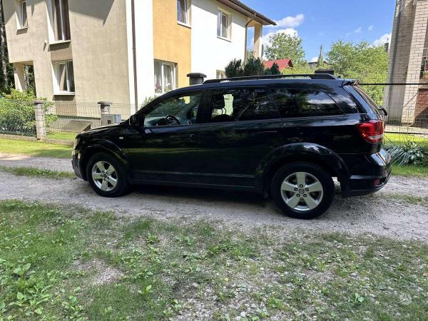 Black Fiat Freemont 2012 in Vilnius, with an engine capacity of 1.96 L and mileage of 251 thousand km for 5150 €, photo 3 on AUTOMOTO.COM.LV