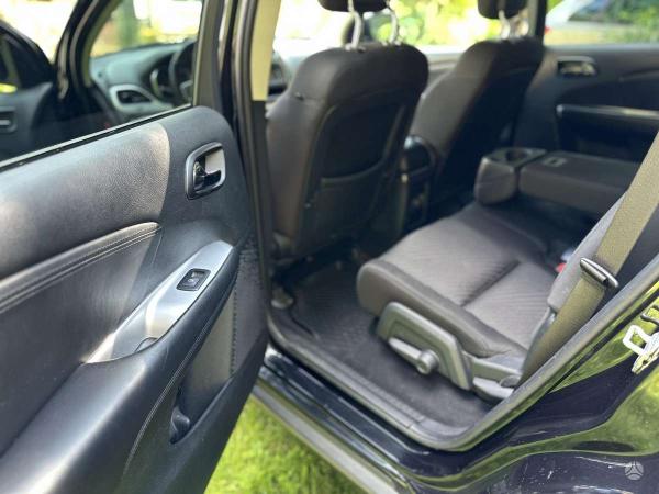 Black Fiat Freemont 2012 in Vilnius, with an engine capacity of 1.96 L and mileage of 251 thousand km for 5150 €, photo 7 on AUTOMOTO.COM.LV