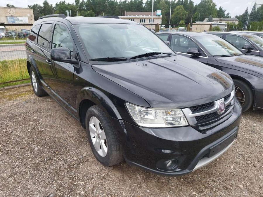Melns Fiat Freemont 2012 Utena, ar dzinēja tilpumu 2.00 L un nobraukumu 278 tūkst. km par 3700 €, foto 3 vietnē AUTOMOTO.COM.LV