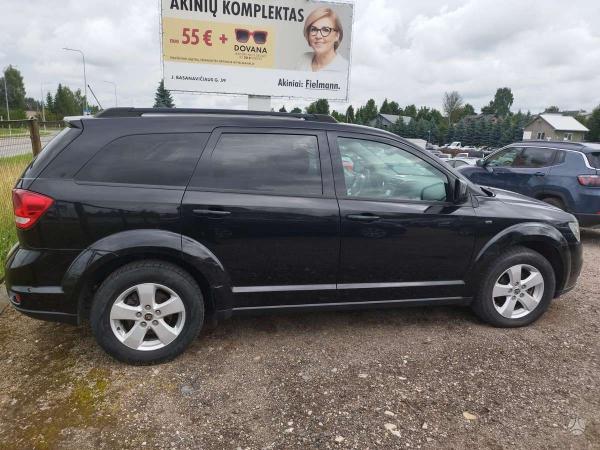 Black Fiat Freemont 2012 in Utena, with an engine capacity of 2.00 L and mileage of 278 thousand km for 3700 €, photo 6 on AUTOMOTO.COM.LV