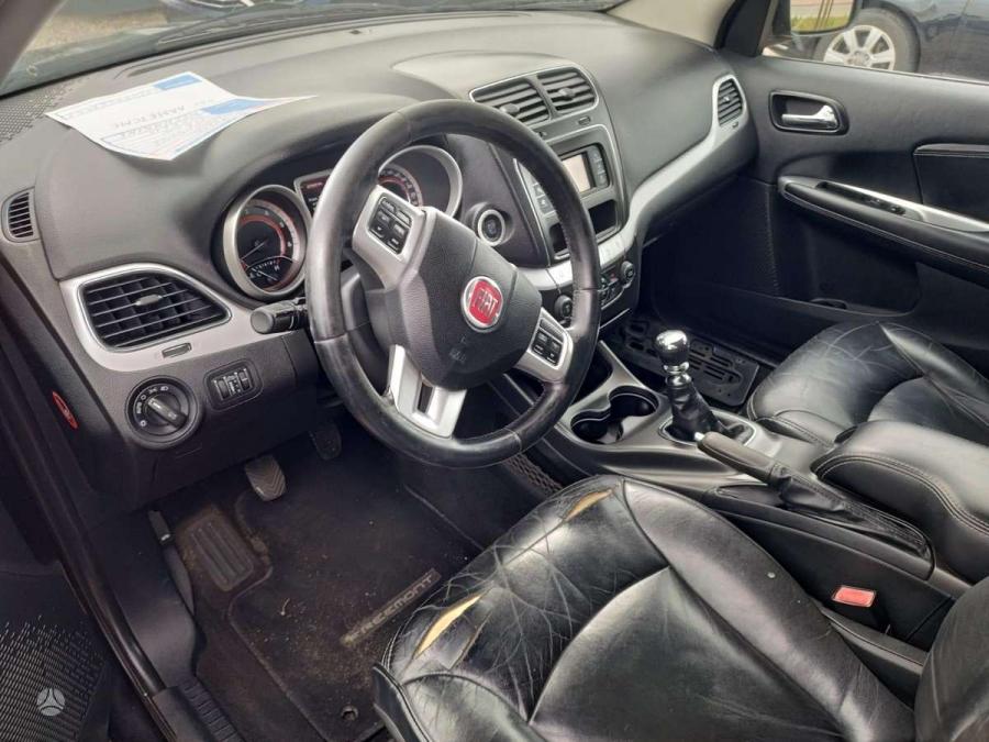 Melns Fiat Freemont 2012 Utena, ar dzinēja tilpumu 2.00 L un nobraukumu 278 tūkst. km par 3700 €, foto 9 vietnē AUTOMOTO.COM.LV