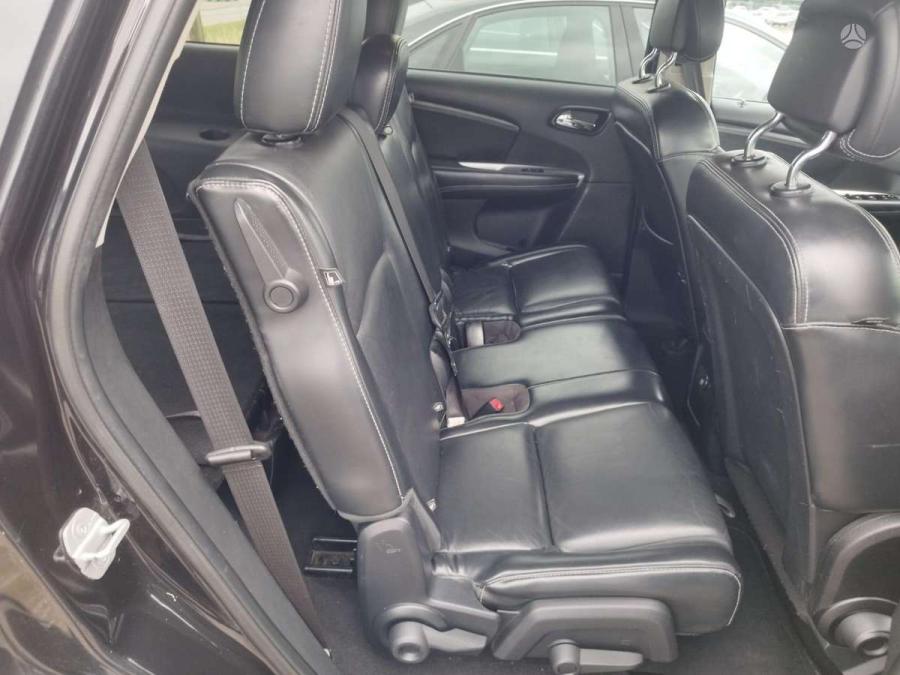 Melns Fiat Freemont 2012 Utena, ar dzinēja tilpumu 2.00 L un nobraukumu 278 tūkst. km par 3700 €, foto 12 vietnē AUTOMOTO.COM.LV