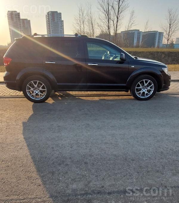 Zils Fiat Freemont 2012 Rīga, ar dzinēja tilpumu 2.00 L un nobraukumu 73 tūkst. km par 8599 €, foto 6 vietnē AUTOMOTO.COM.LV