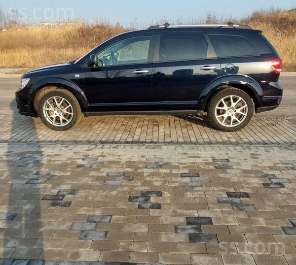 Zils Fiat Freemont 2012 Rīga, ar dzinēja tilpumu 2.00 L un nobraukumu 73 tūkst. km par 8599 €, foto 7 vietnē AUTOMOTO.COM.LV