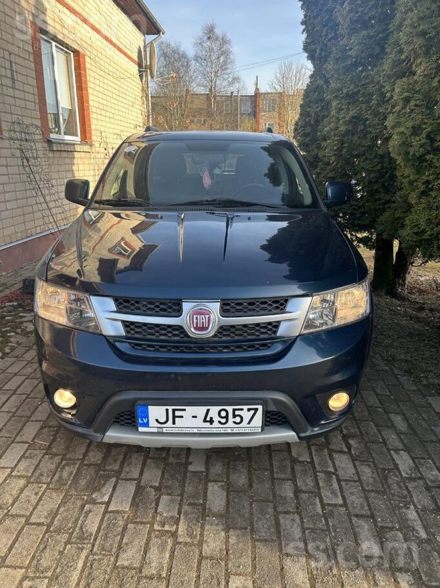 Blue Fiat Freemont 2013 in Dobele, with an engine capacity of 2.00 L and mileage of 232 thousand km for 3850 €, photo 1 on AUTOMOTO.COM.LV