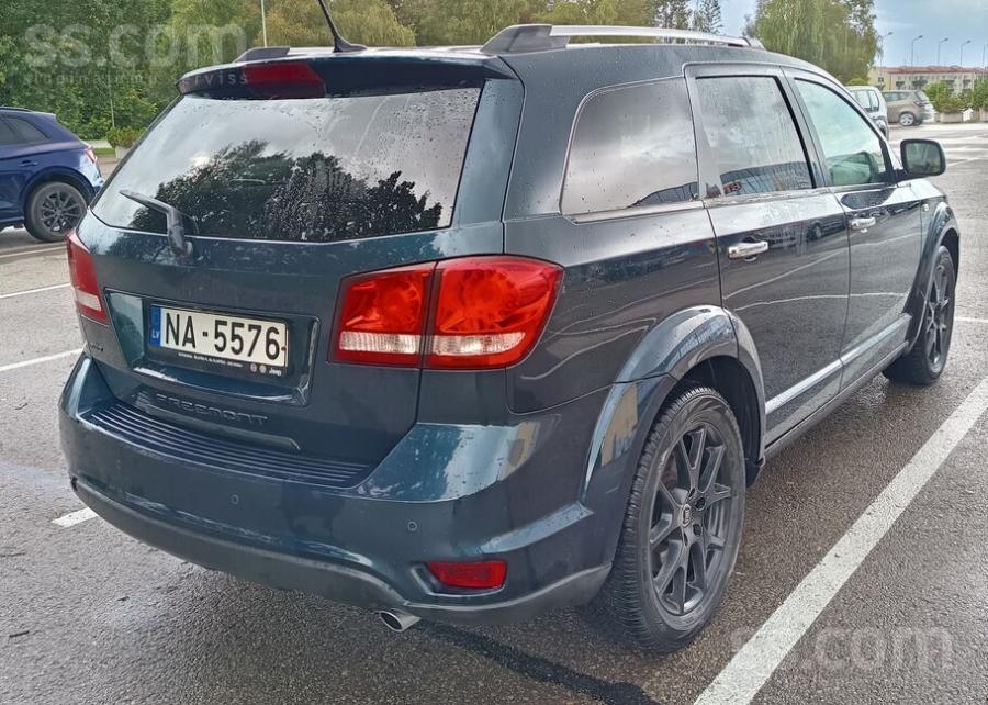 Blue Fiat Freemont 2013 in Talsi, with an engine capacity of 2.00 L and mileage of 212 thousand km for 3950 €, photo 5 on AUTOMOTO.COM.LV