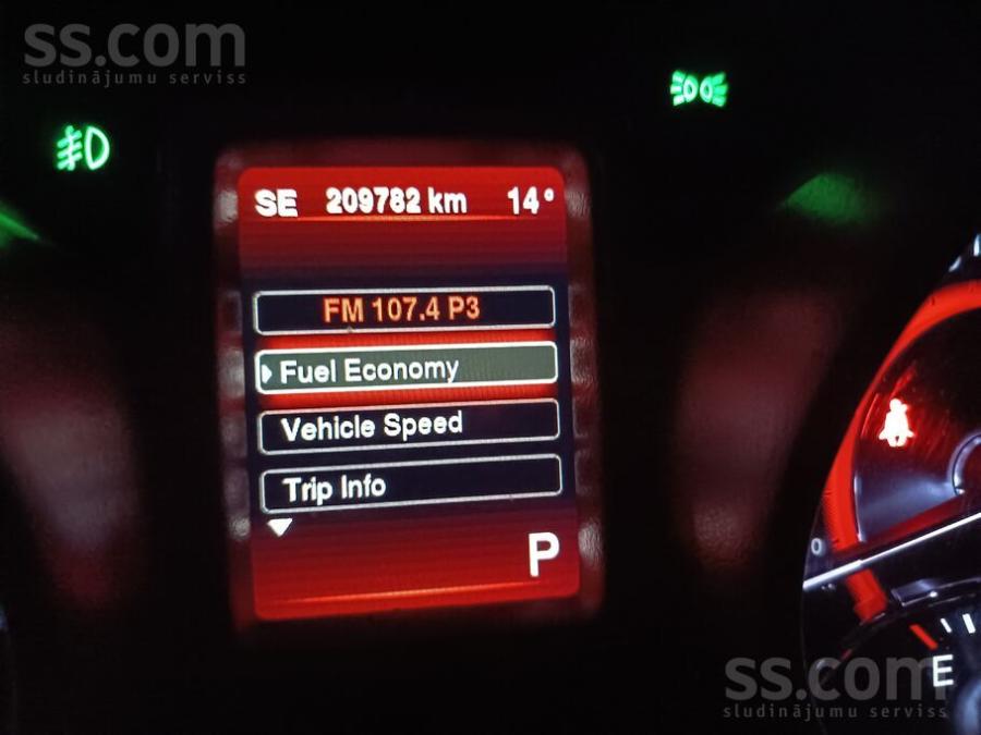 Blue Fiat Freemont 2013 in Talsi, with an engine capacity of 2.00 L and mileage of 212 thousand km for 3950 €, photo 8 on AUTOMOTO.COM.LV