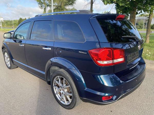 Zils Fiat Freemont 2013 Panevēža, ar dzinēja tilpumu 1.96 L un nobraukumu 270 tūkst. km par 4300 €, foto 4 vietnē AUTOMOTO.COM.LV