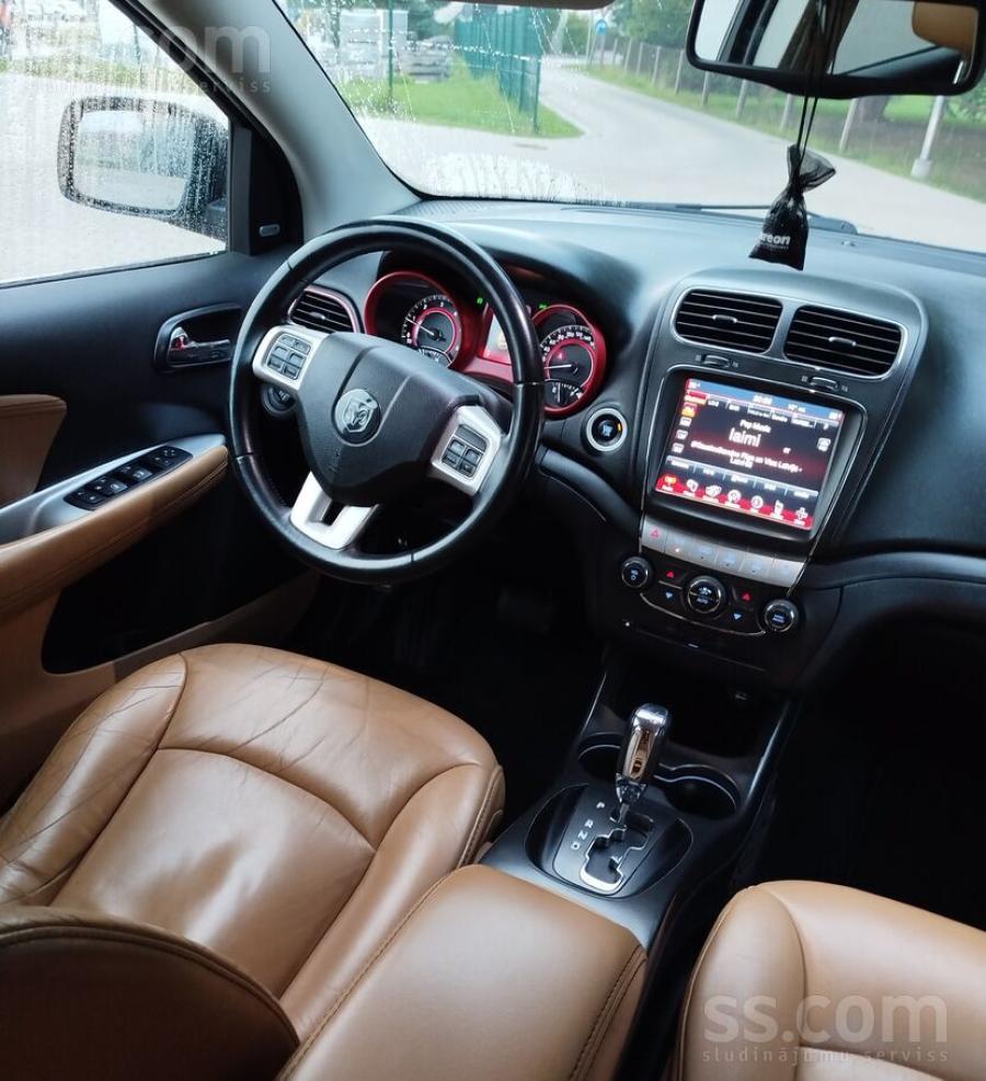 Blue Fiat Freemont 2013 in Talsi, with an engine capacity of 2.00 L and mileage of 213 thousand km for 3500 €, photo 7 on AUTOMOTO.COM.LV