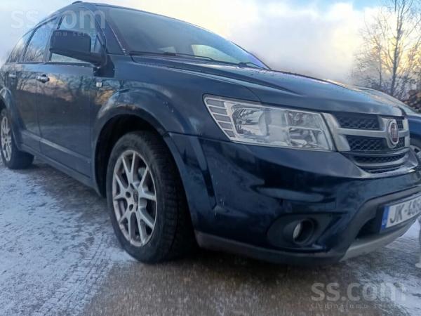 Zils Fiat Freemont 2013 Rīga, ar dzinēja tilpumu 2.00 L un nobraukumu 148 tūkst. km par 4500 €, foto 2 vietnē AUTOMOTO.COM.LV