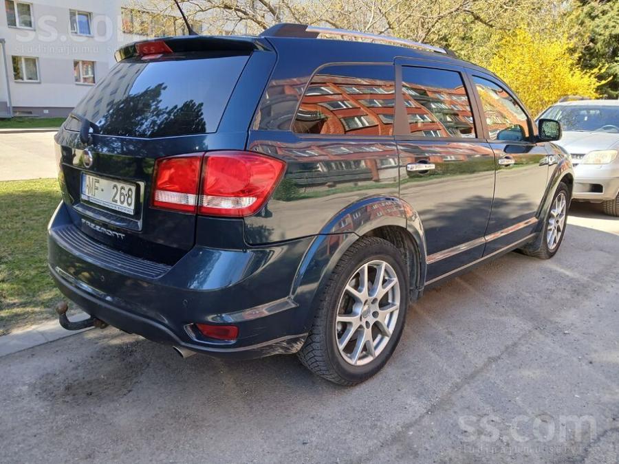 Zils Fiat Freemont 2013 Rīga, ar dzinēja tilpumu 2.00 L un nobraukumu 298 tūkst. km par 3700 €, foto 6 vietnē AUTOMOTO.COM.LV