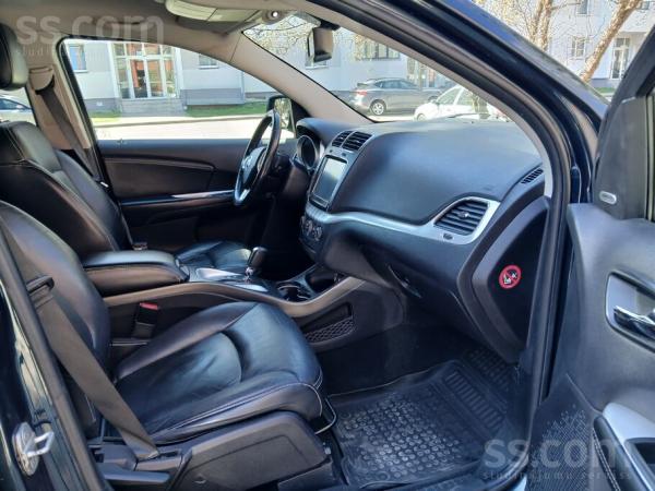 Zils Fiat Freemont 2013 Rīga, ar dzinēja tilpumu 2.00 L un nobraukumu 298 tūkst. km par 3700 €, foto 10 vietnē AUTOMOTO.COM.LV