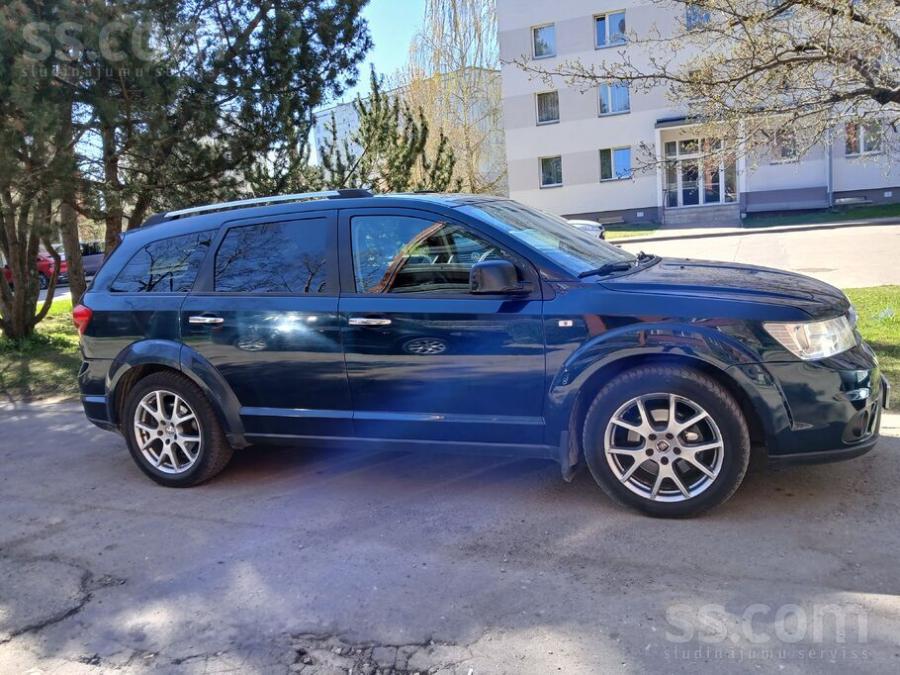 Zils Fiat Freemont 2013 Rīga, ar dzinēja tilpumu 2.00 L un nobraukumu 298 tūkst. km par 3700 €, foto 14 vietnē AUTOMOTO.COM.LV