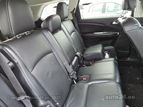 Zils Fiat Freemont 2013 Tartu, ar dzinēja tilpumu 2.00 L un nobraukumu 207 tūkst. km par 6990 €, foto 11 vietnē AUTOMOTO.COM.LV