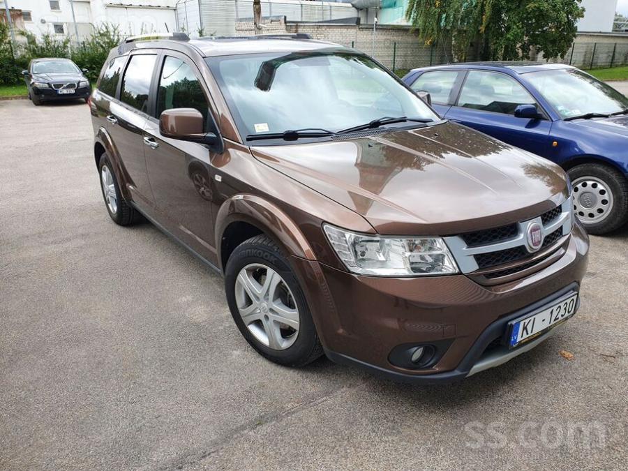 Brūns Fiat Freemont 2012 Rīga, ar dzinēja tilpumu 2.00 L un nobraukumu 320 tūkst. km par 3000 €, foto 1 vietnē AUTOMOTO.COM.LV