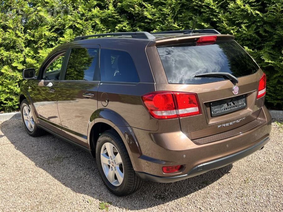 Brūns Fiat Freemont 2013 Rīga, ar dzinēja tilpumu 2.00 L un nobraukumu 0 tūkst. km par 5900 €, foto 4 vietnē AUTOMOTO.COM.LV