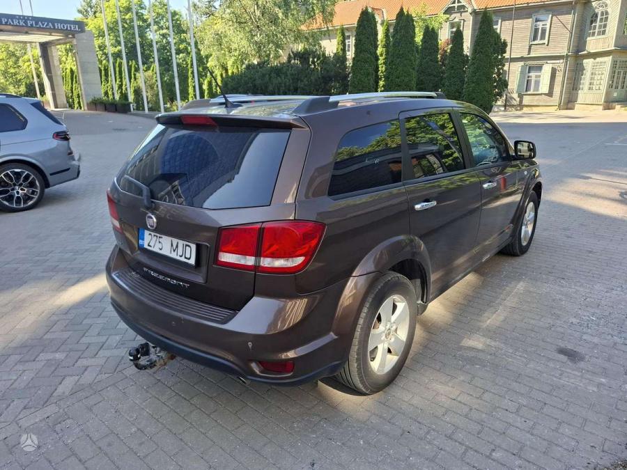 Brūns Fiat Freemont 2013 Viļņa, ar dzinēja tilpumu 1.96 L un nobraukumu 272 tūkst. km par 4100 €, foto 6 vietnē AUTOMOTO.COM.LV