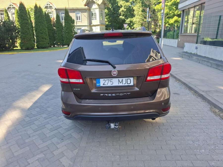 Brūns Fiat Freemont 2013 Viļņa, ar dzinēja tilpumu 1.96 L un nobraukumu 272 tūkst. km par 4100 €, foto 7 vietnē AUTOMOTO.COM.LV