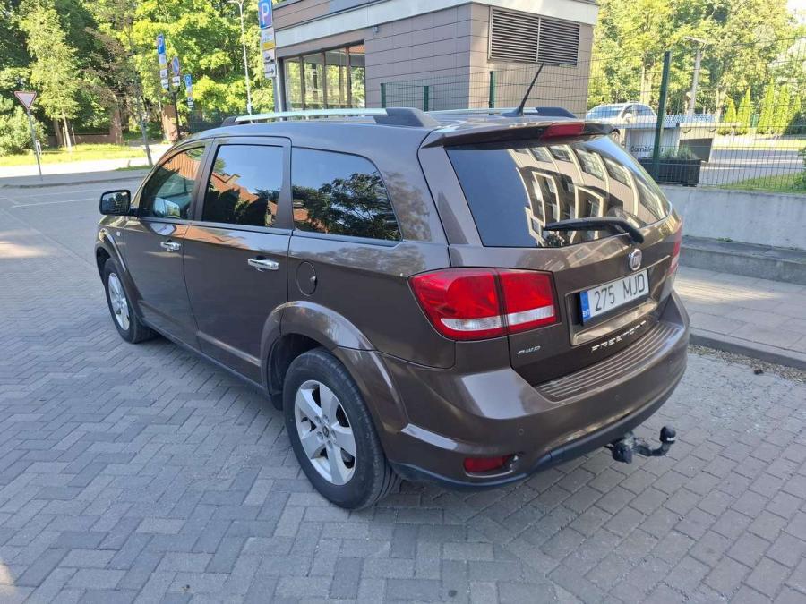 Brūns Fiat Freemont 2013 Viļņa, ar dzinēja tilpumu 1.96 L un nobraukumu 272 tūkst. km par 4100 €, foto 8 vietnē AUTOMOTO.COM.LV