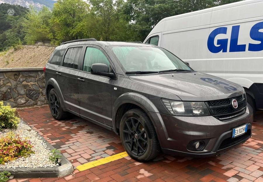 Brūns Fiat Freemont 2014 Kauņa, ar dzinēja tilpumu 2.00 L un nobraukumu 207 tūkst. km par 5850 €, foto 5 vietnē AUTOMOTO.COM.LV