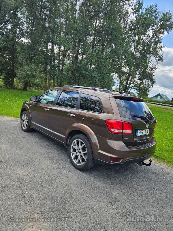 Brown Fiat Freemont 2012 in Paide, with an engine capacity of 2.00 L and mileage of 262 thousand km for 4990 €, photo 1 on AUTOMOTO.COM.LV