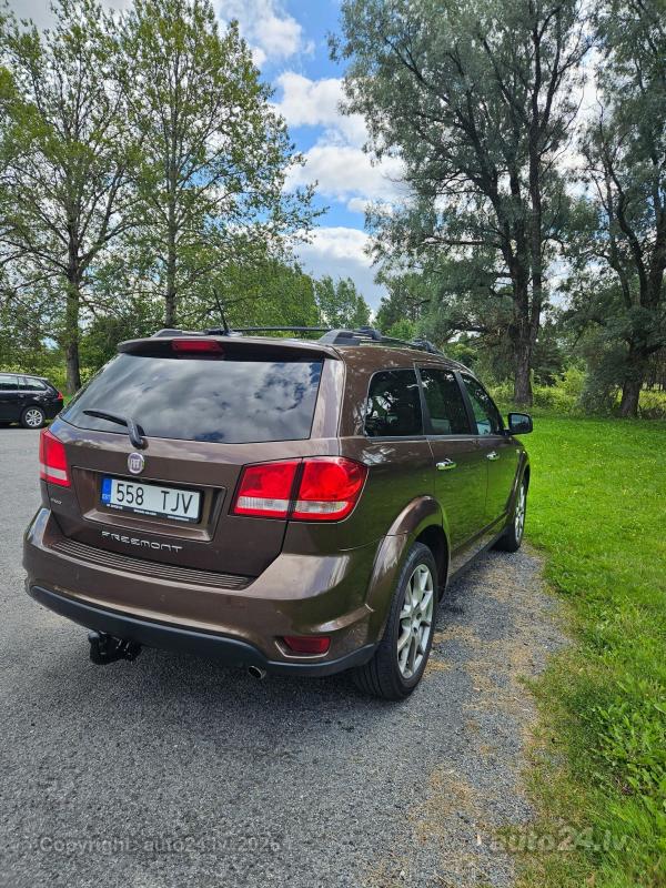 Brown Fiat Freemont 2012 in Paide, with an engine capacity of 2.00 L and mileage of 262 thousand km for 4990 €, photo 3 on AUTOMOTO.COM.LV