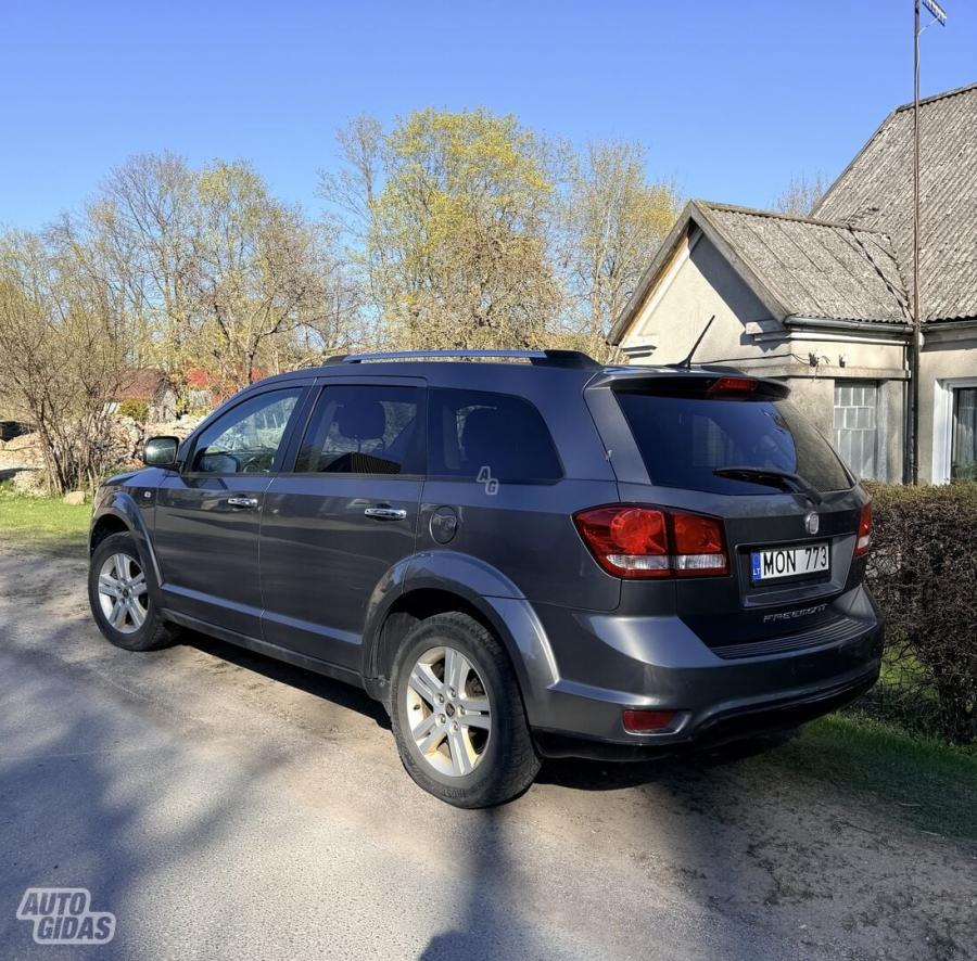 Fiat Freemont 2012 in Kretinga, with an engine capacity of 2.00 L and mileage of 260 thousand km for 5000 €, photo 9 on AUTOMOTO.COM.LV