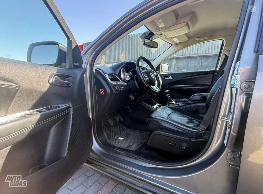 Fiat Freemont 2012 in Kretinga, with an engine capacity of 2.00 L and mileage of 260 thousand km for 5000 €, photo 13 on AUTOMOTO.COM.LV