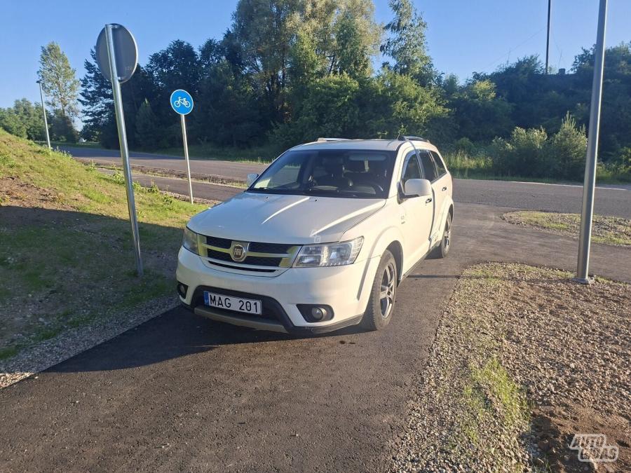 Fiat Freemont 2013 in Moletai, with an engine capacity of 2.00 L and mileage of 269 thousand km for 3500 €, photo 1 on AUTOMOTO.COM.LV