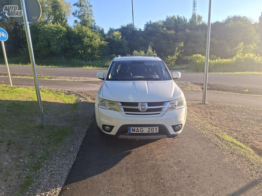 Fiat Freemont 2013 in Moletai, with an engine capacity of 2.00 L and mileage of 269 thousand km for 3500 €, photo 3 on AUTOMOTO.COM.LV