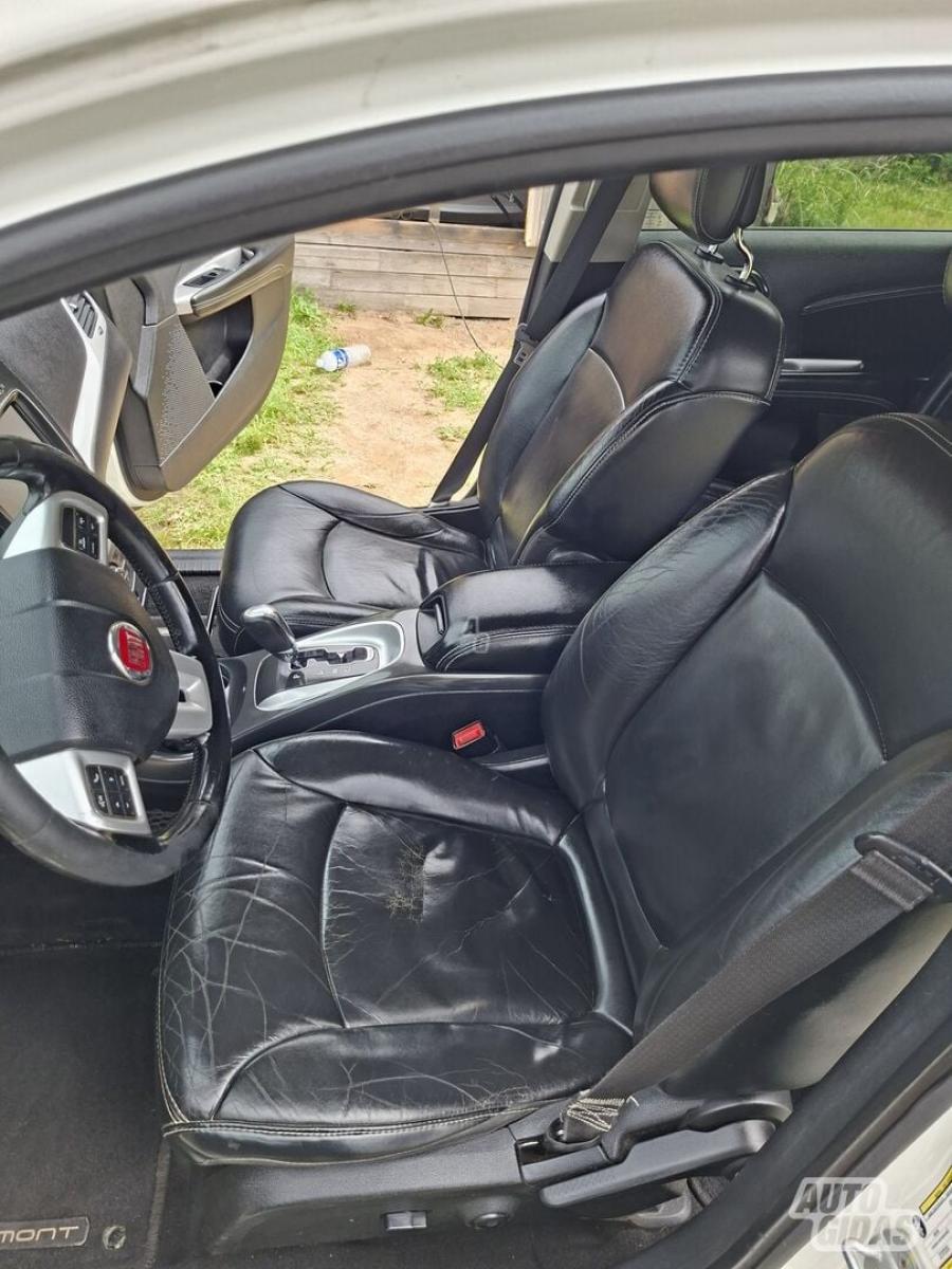 Fiat Freemont 2013 in Moletai, with an engine capacity of 2.00 L and mileage of 269 thousand km for 3500 €, photo 17 on AUTOMOTO.COM.LV