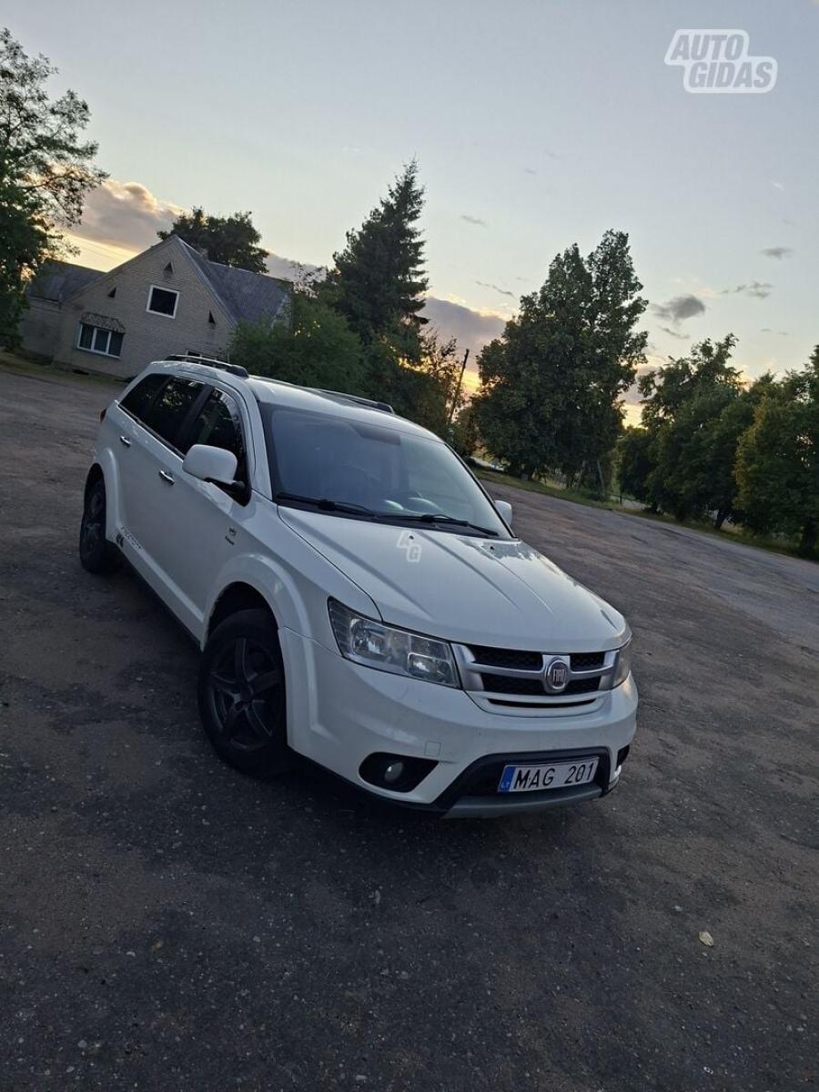 Fiat Freemont 2013 in Moletai, with an engine capacity of 2.00 L and mileage of 269 thousand km for 3500 €, photo 1 on AUTOMOTO.COM.LV