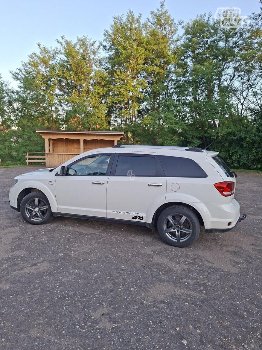 Fiat Freemont 2013 in Moletai, with an engine capacity of 2.00 L and mileage of 269 thousand km for 3500 €, photo 8 on AUTOMOTO.COM.LV