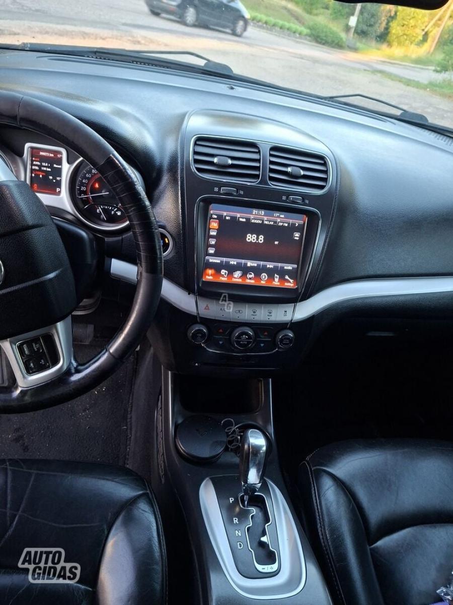 Fiat Freemont 2013 in Moletai, with an engine capacity of 2.00 L and mileage of 269 thousand km for 3500 €, photo 16 on AUTOMOTO.COM.LV