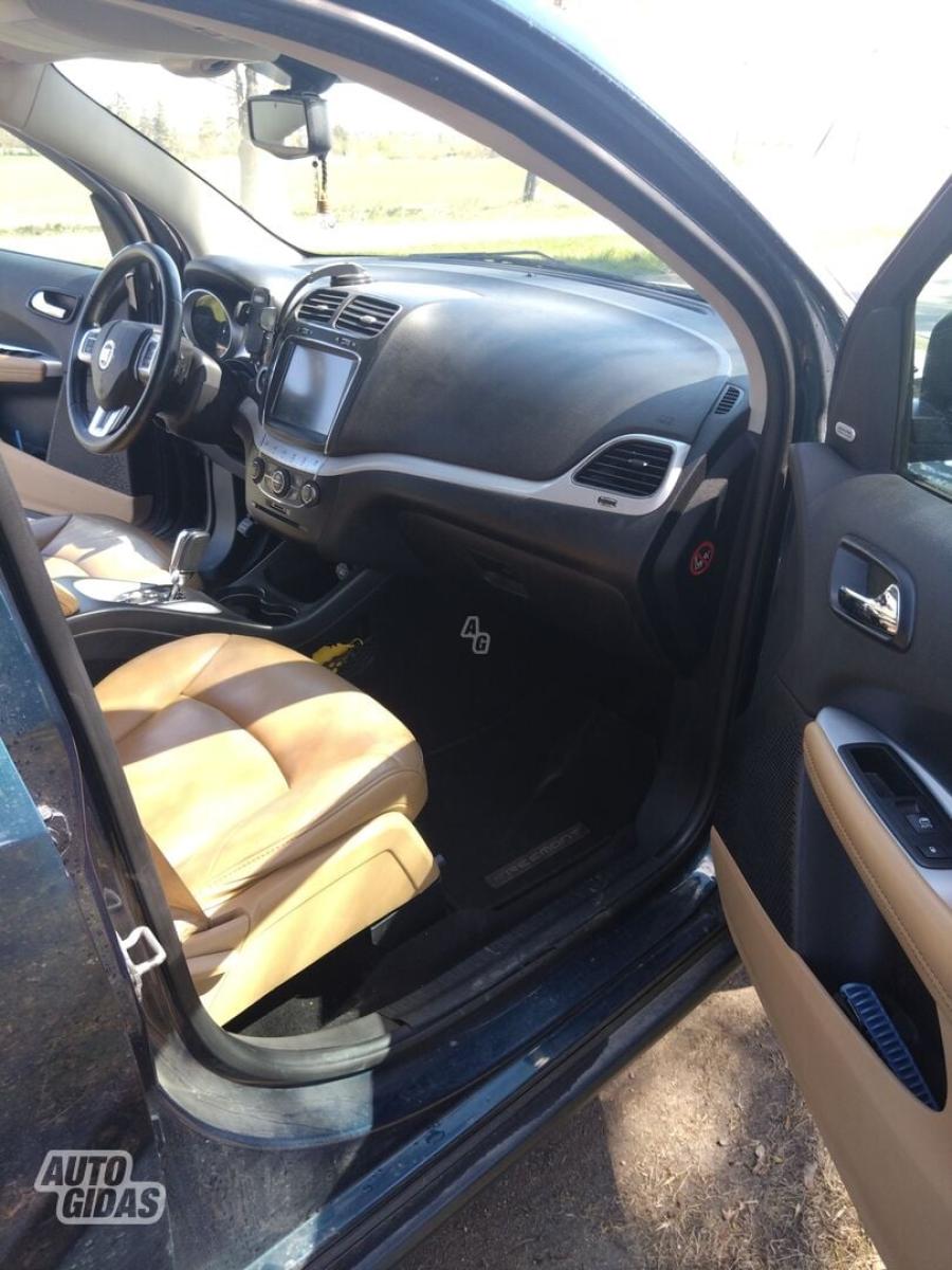 Fiat Freemont 2014 in Kaunas, with an engine capacity of 2.00 L and mileage of 310 thousand km for 5000 €, photo 5 on AUTOMOTO.COM.LV